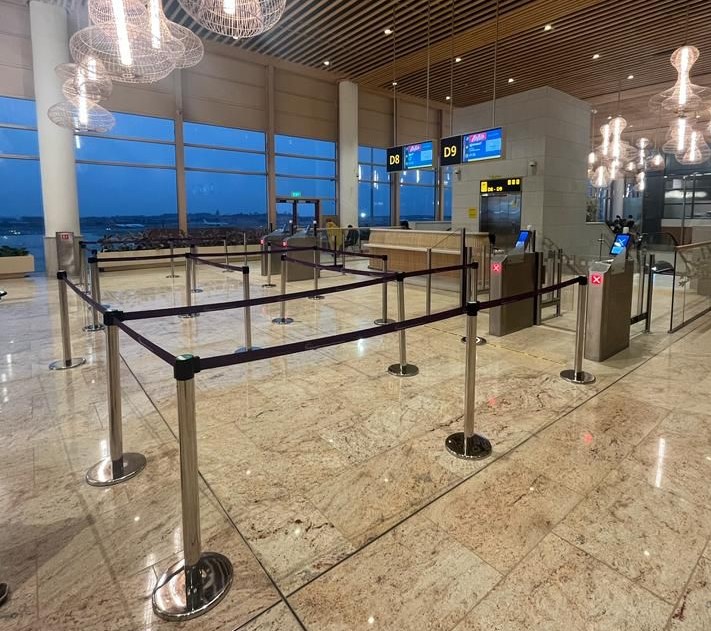 airport-queue-management-signage-india